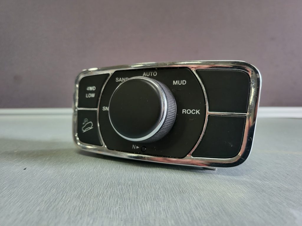 WK 4WD selector switch - Jeep Spares