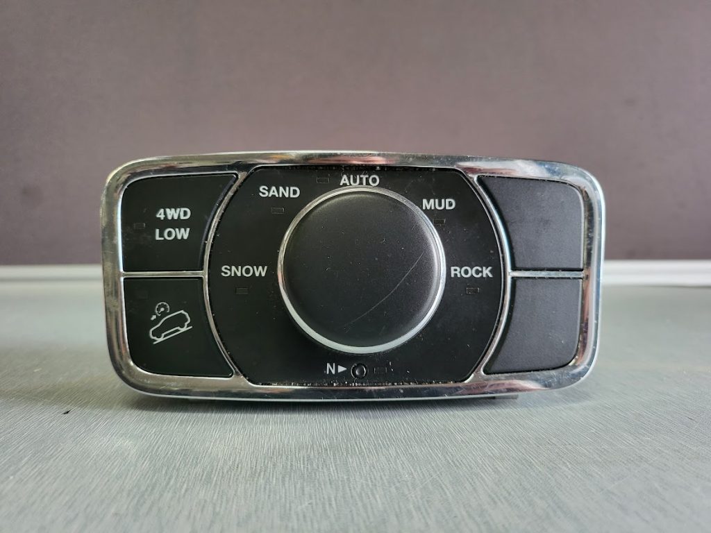 WK 4WD selector switch - Jeep Spares